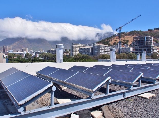 Sistemas para el montaje de paneles solares disponibles para techos ...