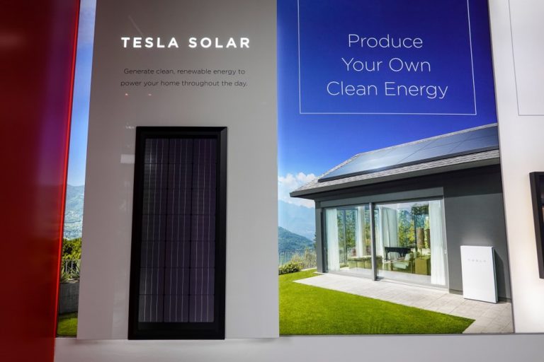 Tesla aumenta la eficiencia de sus paneles solares un 10% y reduce su ...
