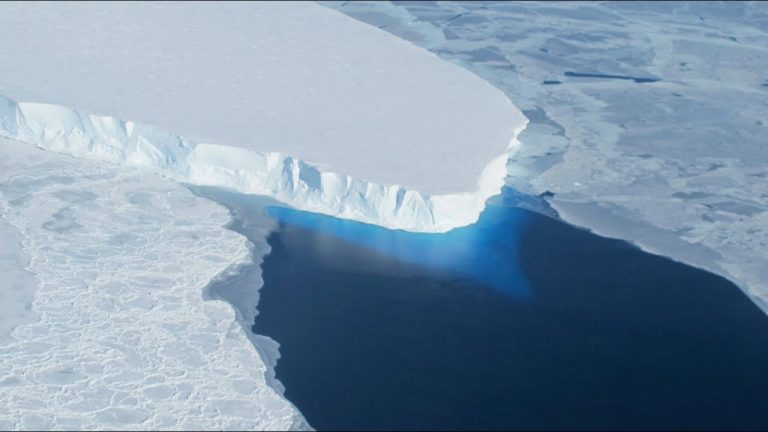 El "Glaciar del Juicio Final" se está colapsando parcialmente, su ...