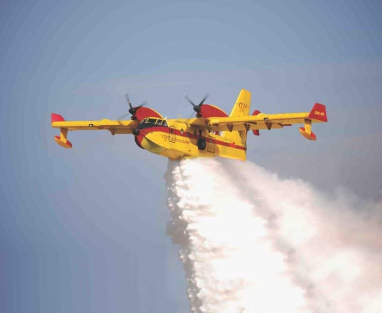 El nuevo hidroavión de extinción de incendios DHC-515 Firefighter es ...