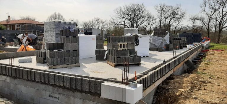 Isolabloc, el bloque aislante para construir casas pasivas de forma ...