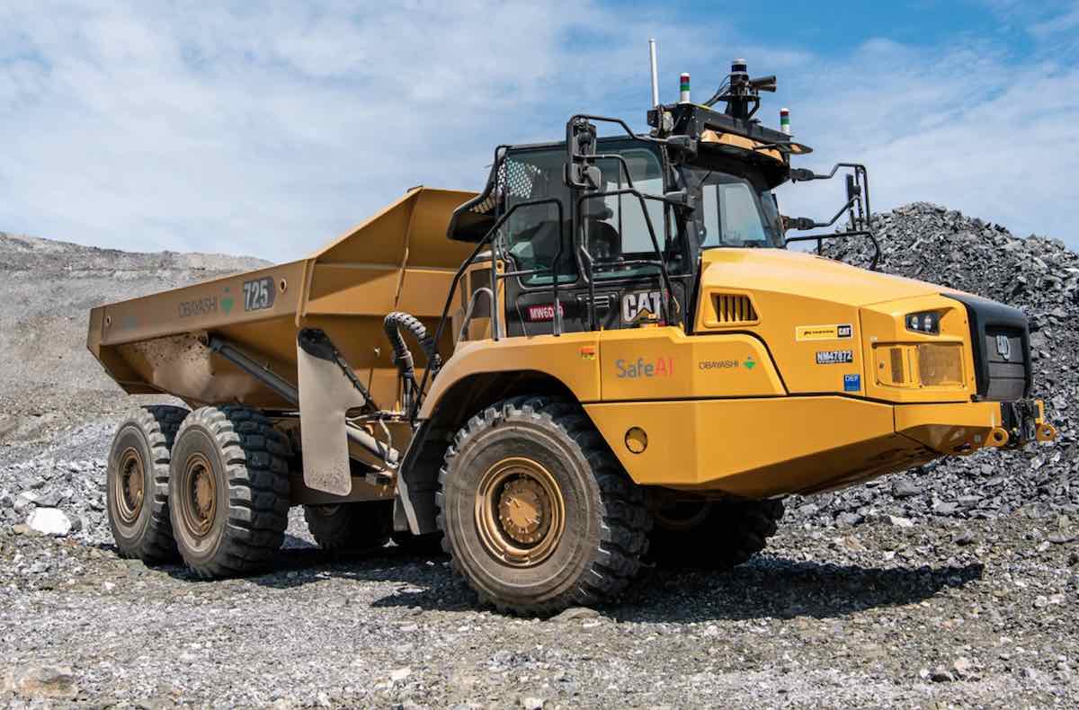 Caterpillar 725, el primer camión de carga eléctrico y autónomo del mundo