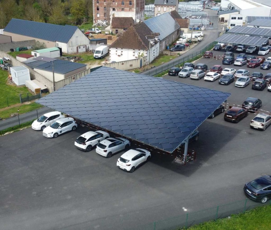 Empresas francesas presentan una cochera fotovoltaica cubierta con ...