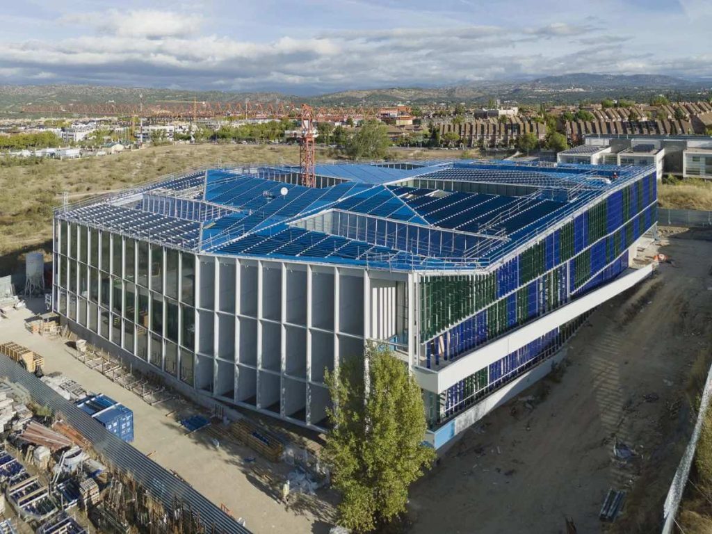 Nuevo edificio de la UNED en Las Rozas integra 4.000 módulos ...